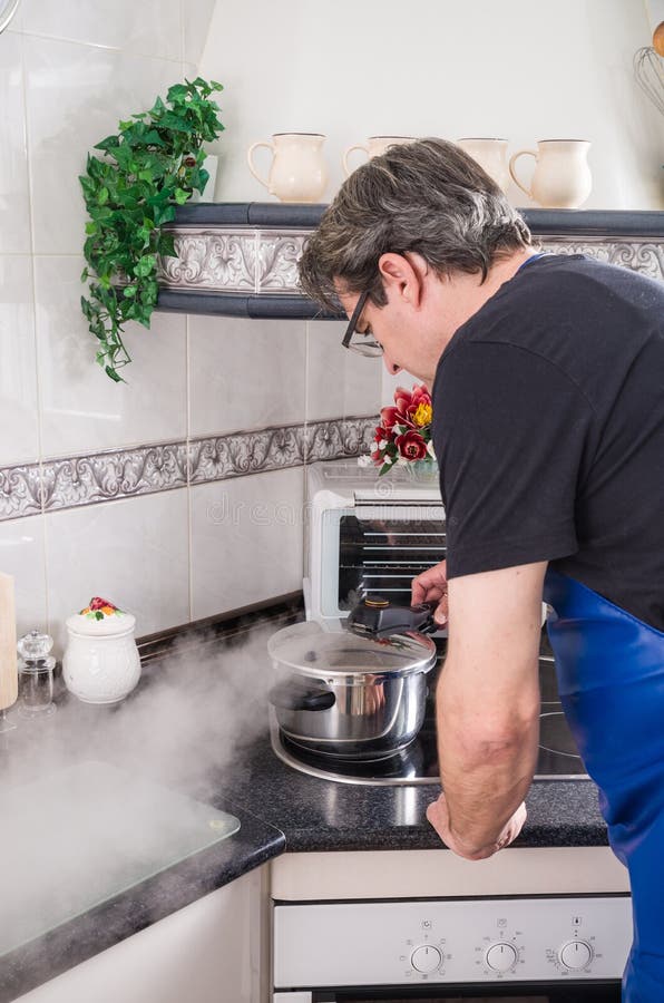 Pressure cooker stock image. Image of healthy, preparation - 72626789