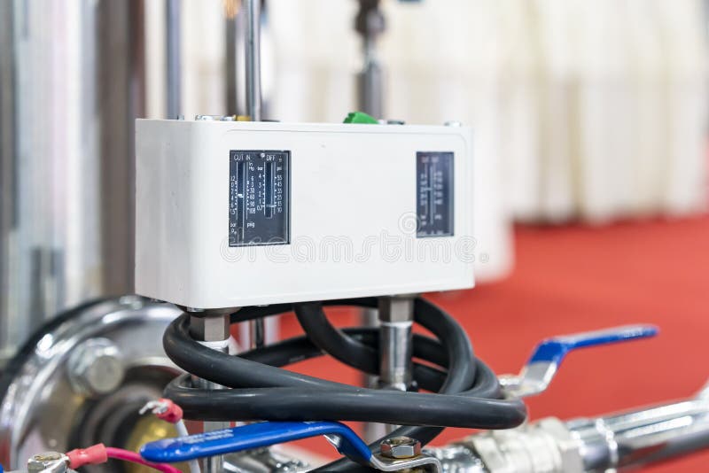 Pressure Switch for Control and Protection Suction Pressure Internal ...