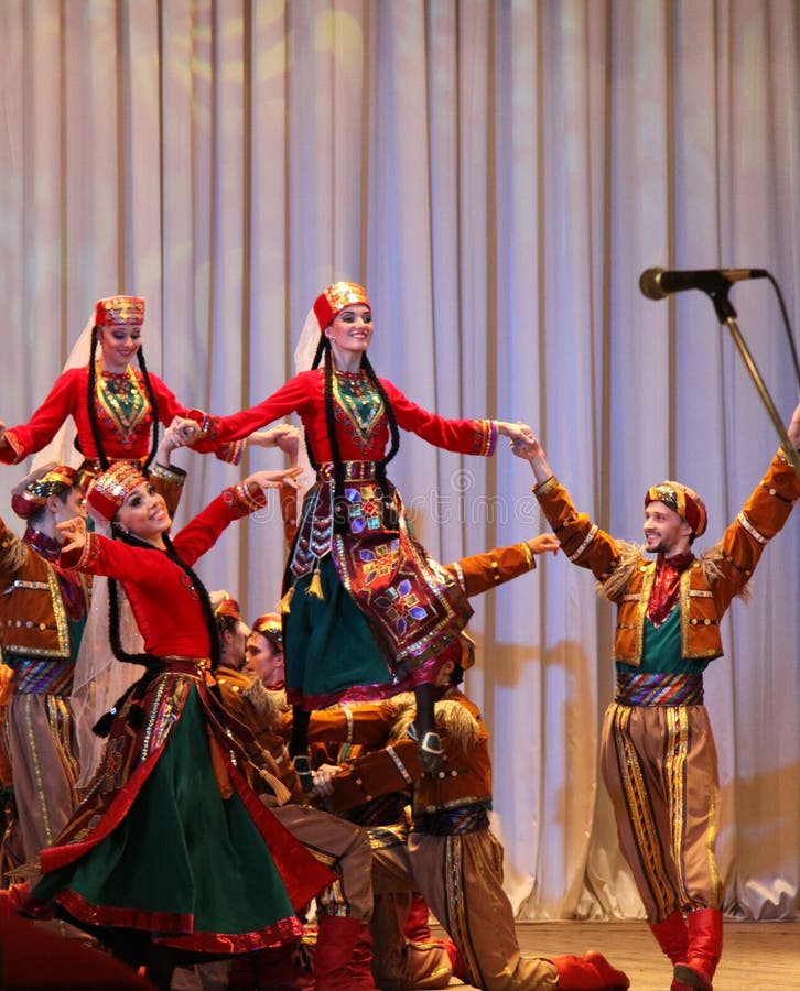 Canzoni dei cosacchi fotografia editoriale. Immagine di canti - 46216211