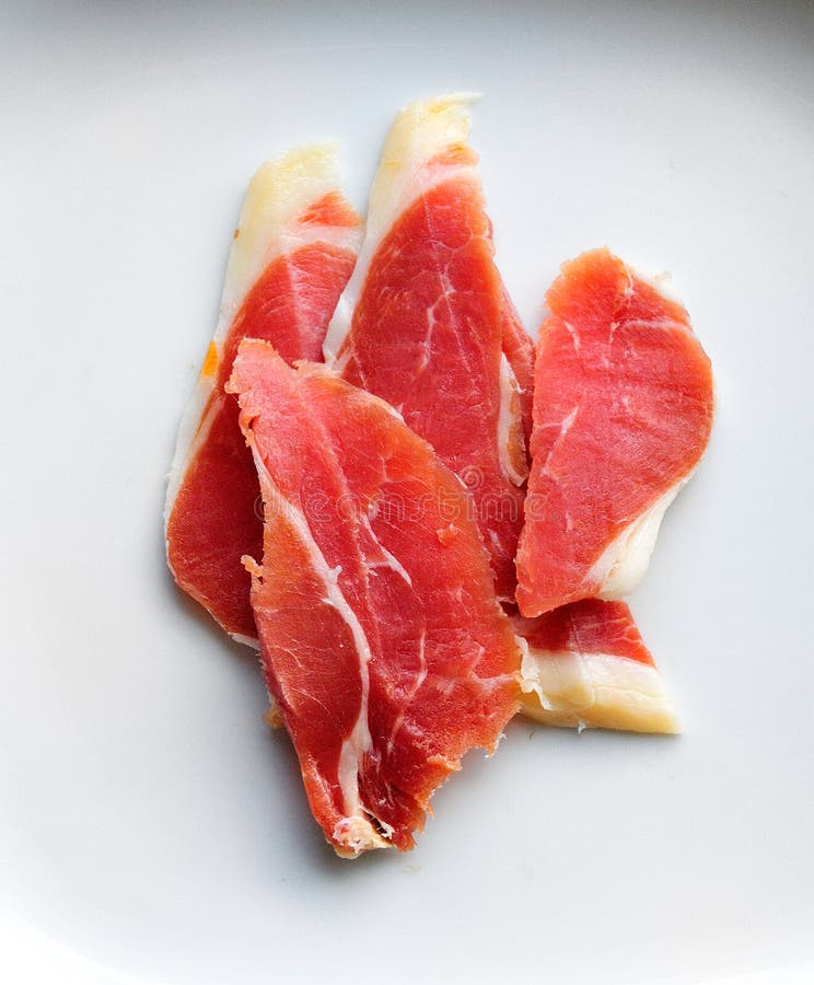 Presunto Espanhol Do Serrano Com Azeite No Branco Foto de Stock ...