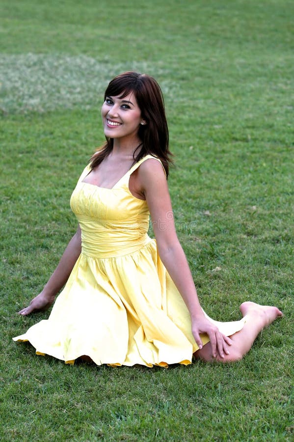 971 Pretty Lady Kneeling Vector Stock Photos - Free & Royalty-Free ...