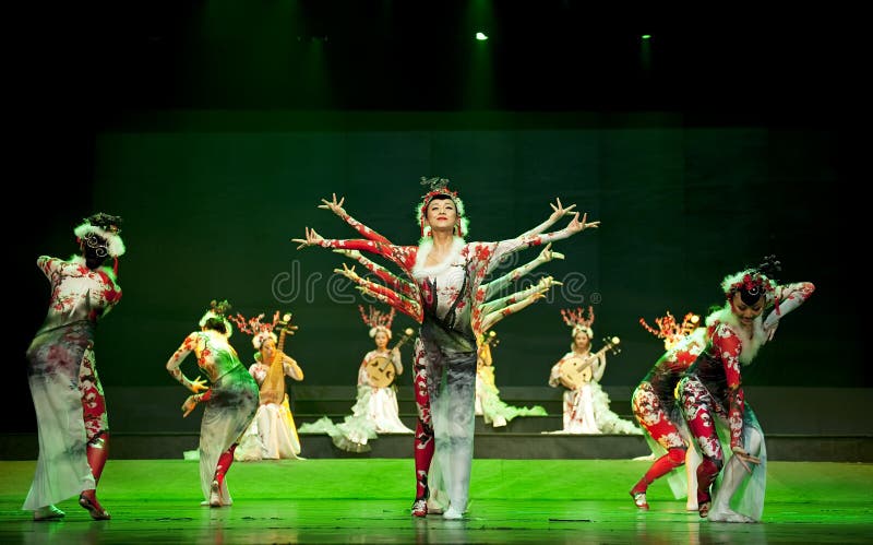 Pretty Chinese Folk Dance Performance Editorial Stock Photo - Image of ...