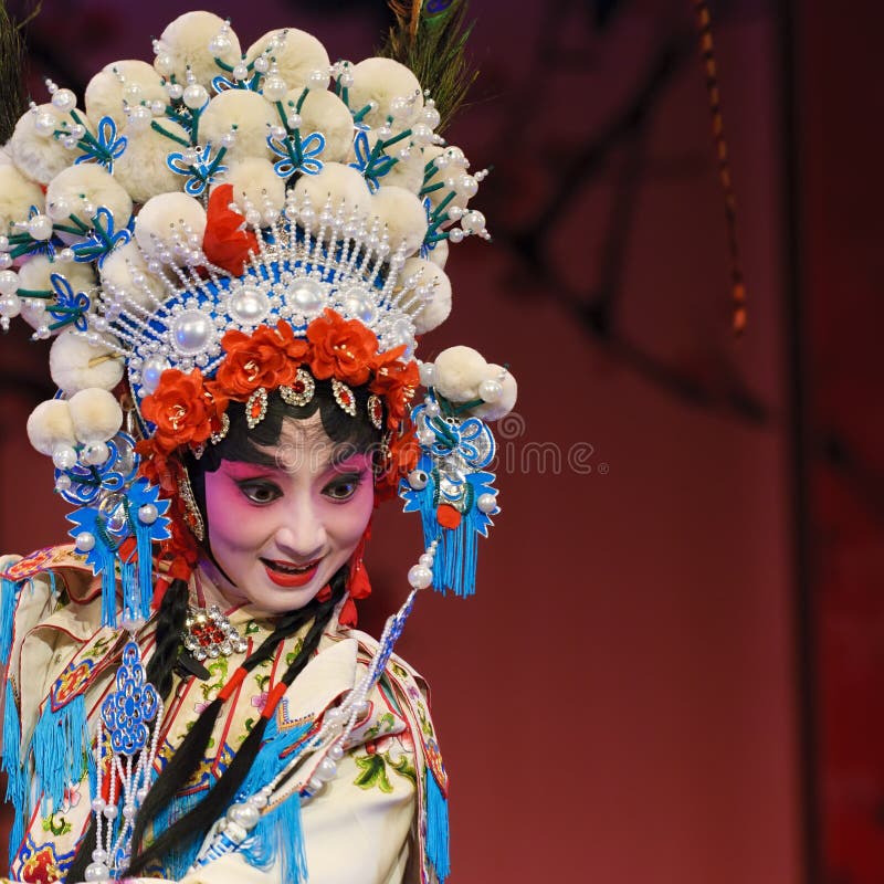 Pretty Chinese Opera Actress Stock Image - Image of face, entertainment ...