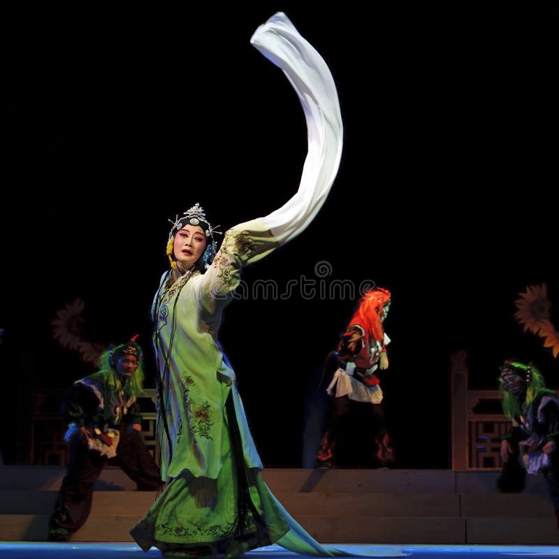 Pretty Chinese Traditional Opera Actress Editorial Photography - Image ...