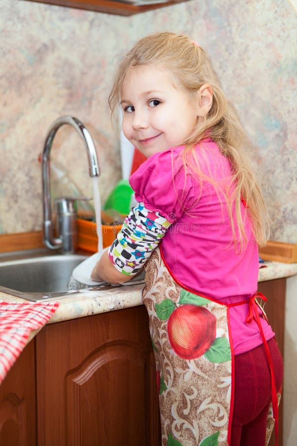 Pretty Girl In The Kitchen Washing Dishes Stock Image Image Of Chore