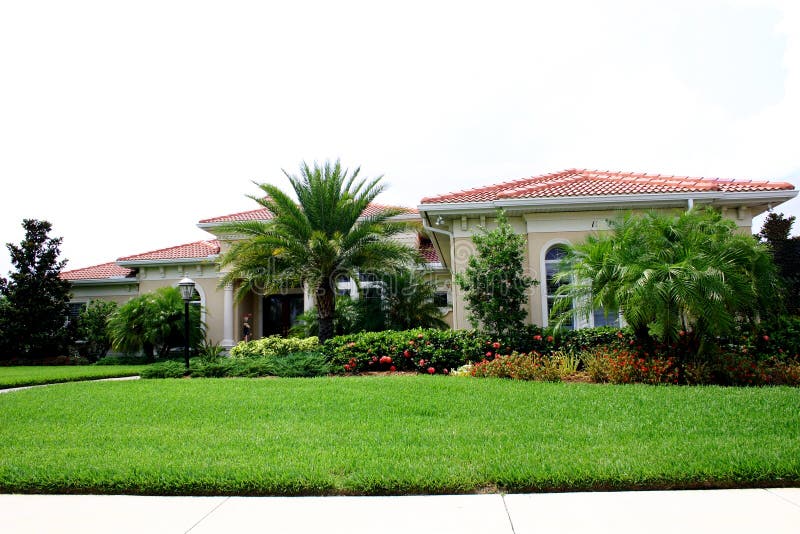 Pretty Home stock image. Image of house, levels, foliage - 1182393