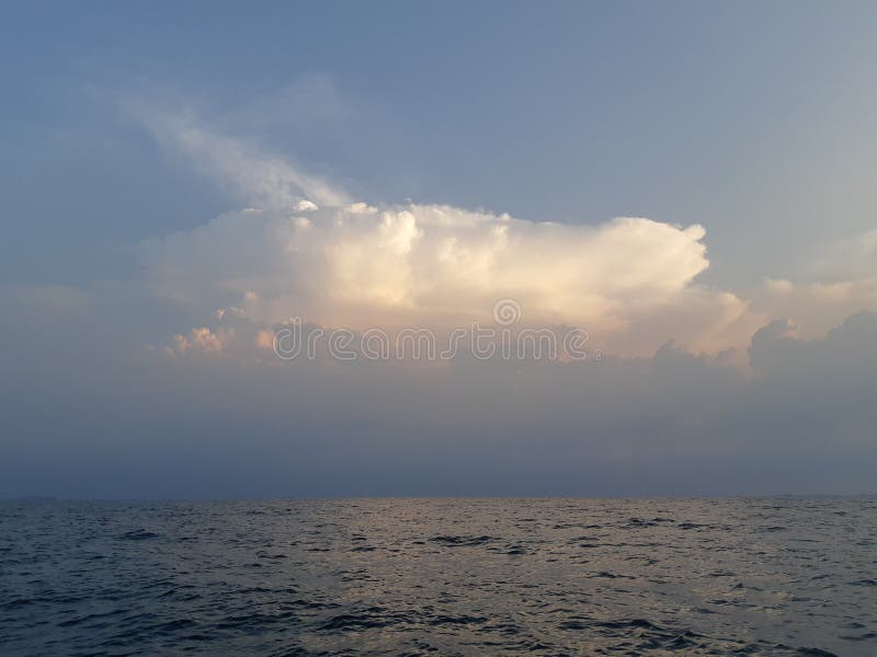 Pretty Horizon in the Ocean Stock Photo - Image of ocean, vehicle ...