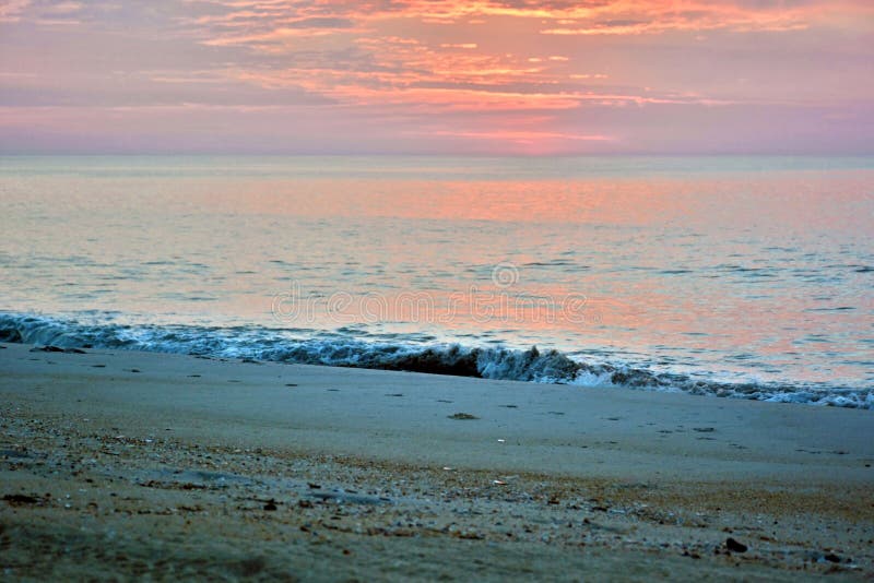 Pretty Pink Seashore Sunrise Stock Photo - Image of nature, light: 87675030