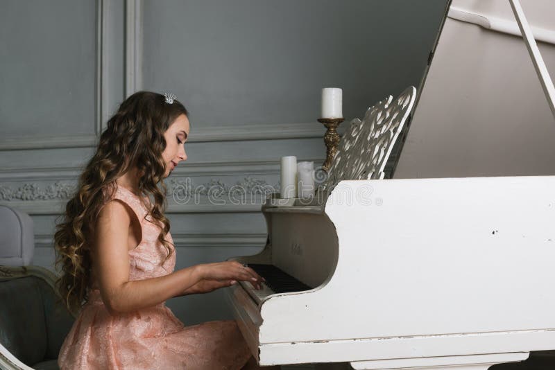 Pretty Woman Playing Grand Piano Stock Image Image Of Beautiful