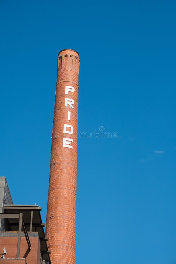 Pride Brick Smokestack San Antonio Foto editorial - Imagen de vibrante ...