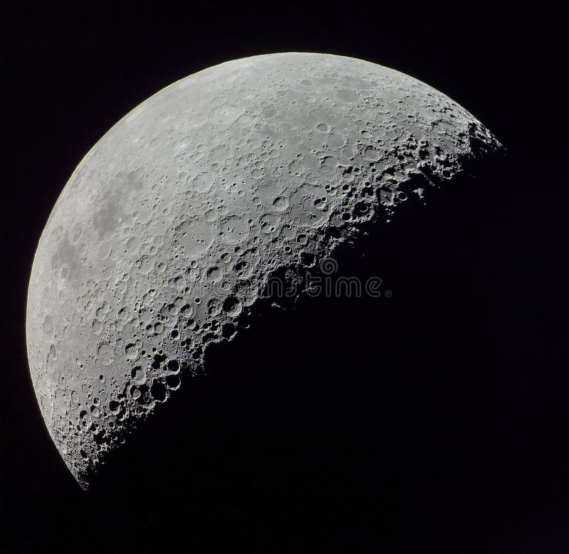 Primer Cuarto De Luna. Las Fases De La Luna Foto de archivo - Imagen de noche, solar: 312158638