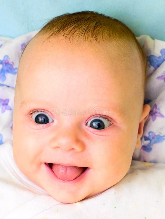Primer de risa del bebé foto de archivo. Imagen de imagen - 15792562