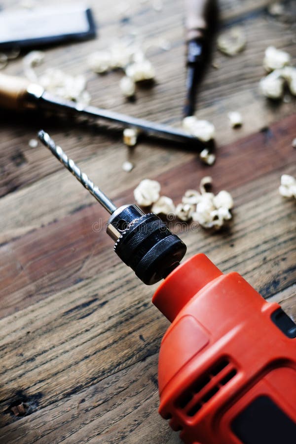 Primer Del Taladro En La Tabla De Madera Imagen de archivo - Imagen de ...