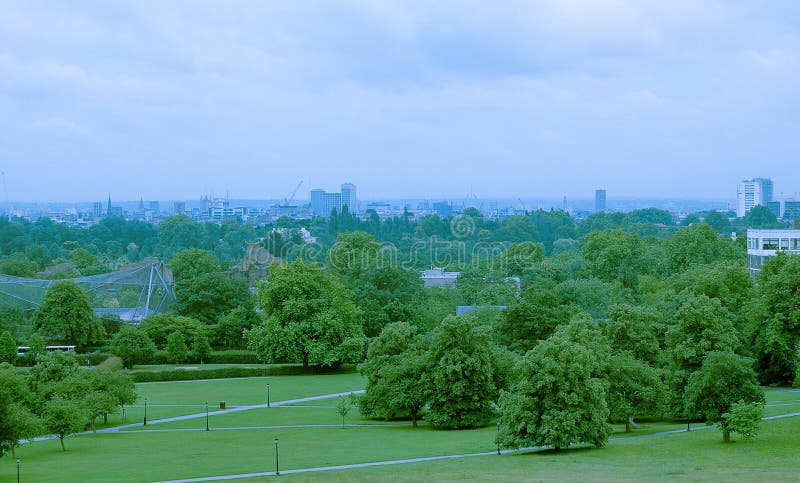 Primrose Hill in London stock image. Image of tree, kingdom - 137871223