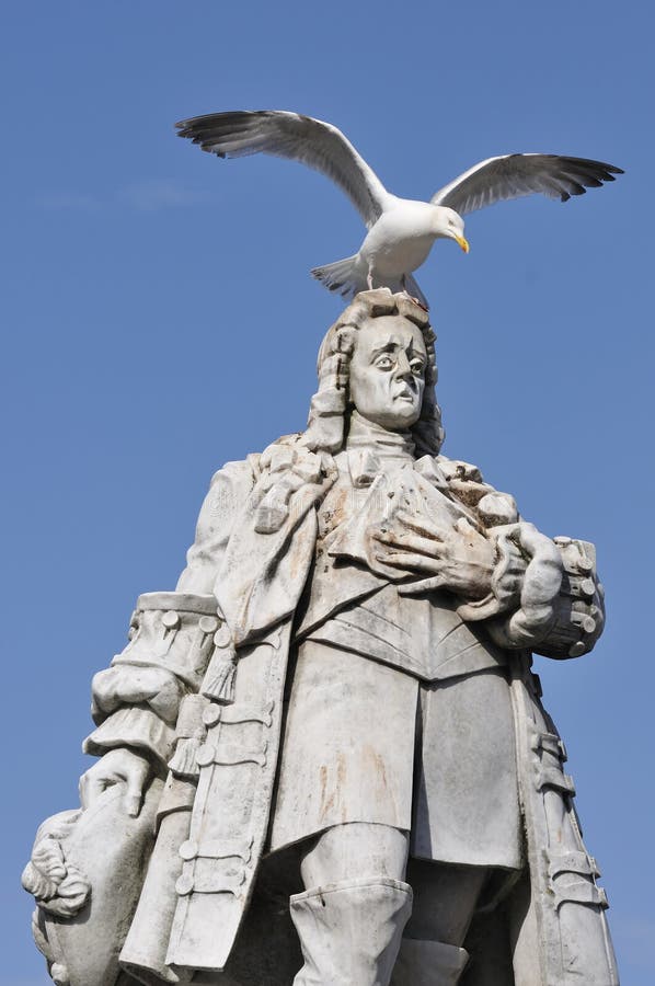 Prince of Orange Statue stock photo. Image of bird, seaside - 33960004
