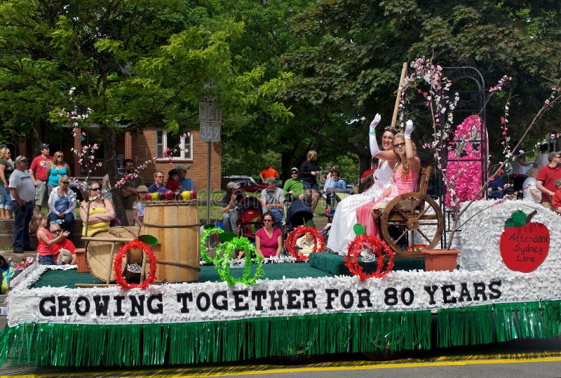 Princess in the Parade editorial photography. Image of lady - 25155552