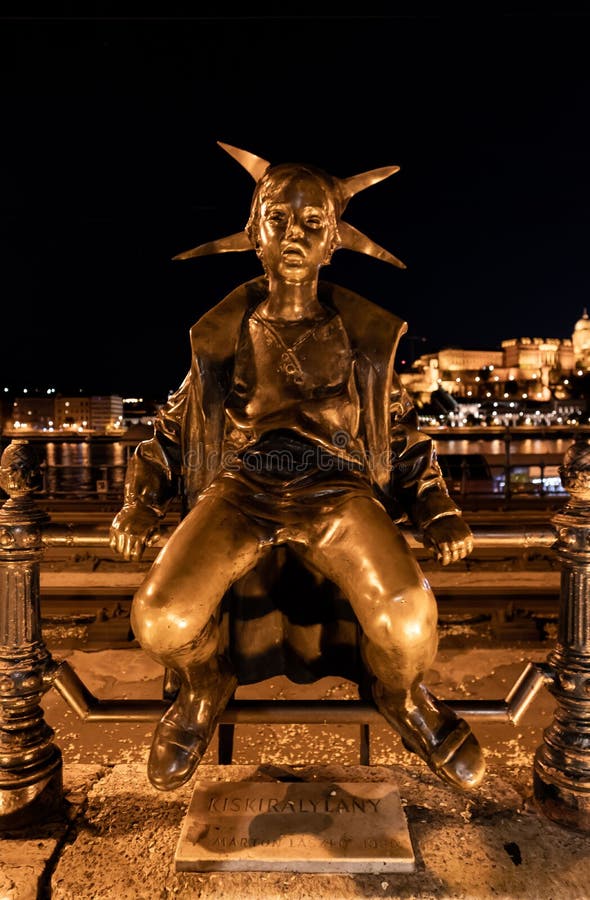 Statue of Sitting Goddess Parvati on the Riverbank of Ganga in ...