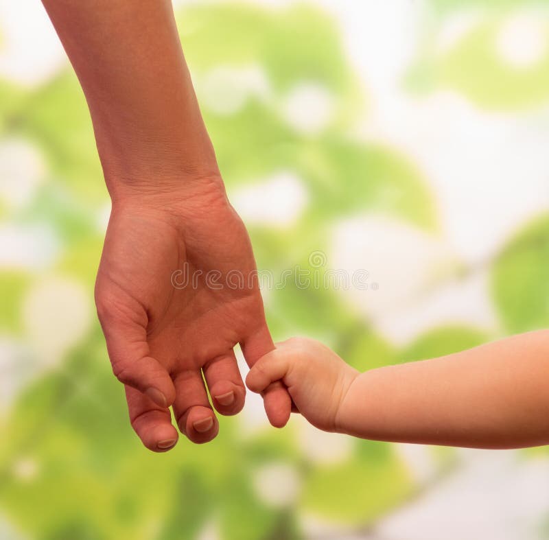 Main D'enfant Montrant Correct Photo stock - Image du aide, enfant ...