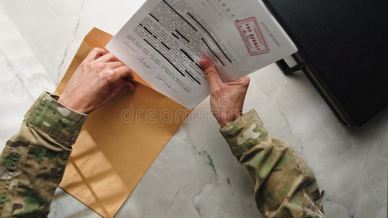 Principales Documentos Secretos En La Tabla Almacen De Video - Vídeo de ...