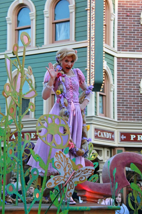 Disney PrPrincess Parade Nel Magico Regno Febbraio 2022 Fotografia ...