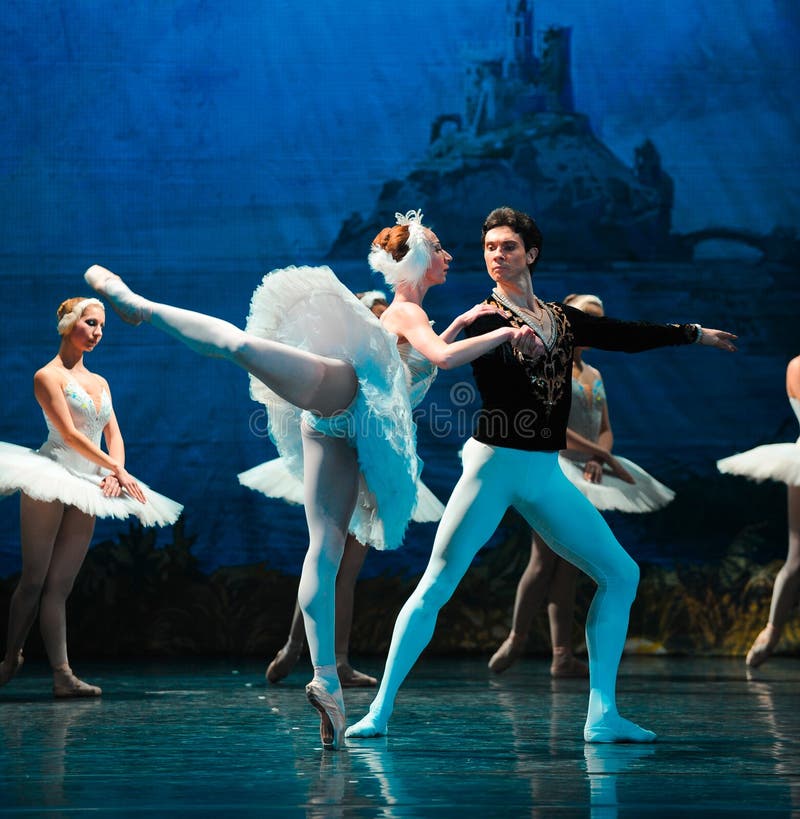 Prinsen Och Sikt-balett För Svannedgång Den Förälskade Först Svan Sjön ...