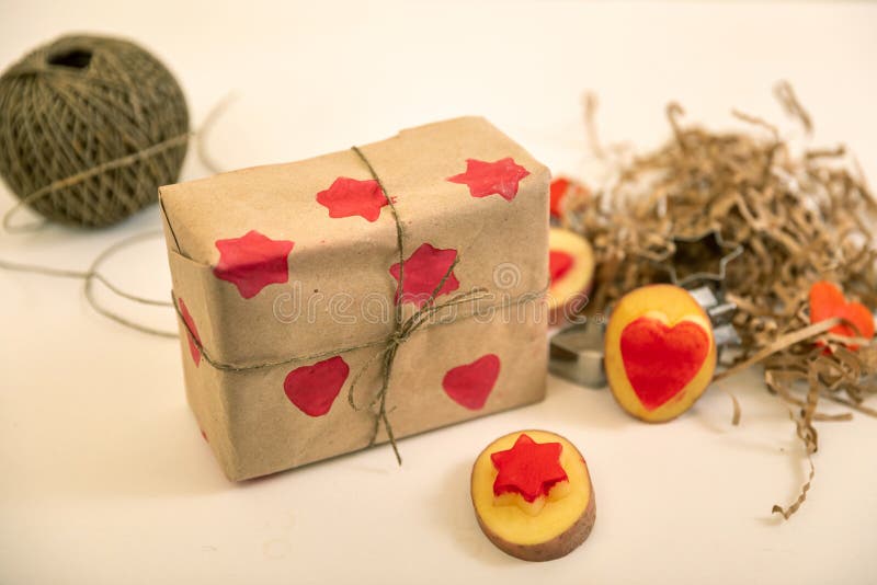 Print Potato Stamps. Handmade Gift Wrapping with an Exclusive Print ...