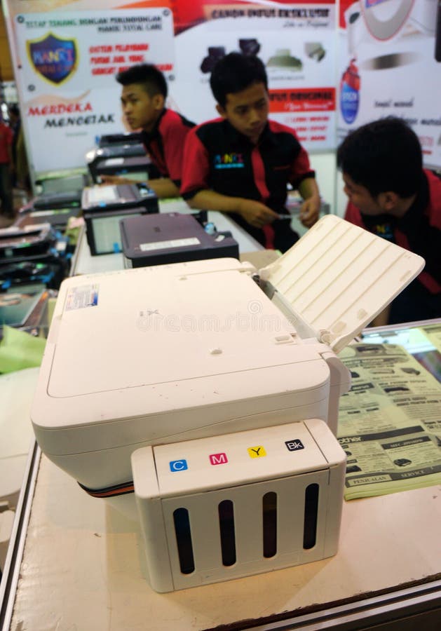 Printers editorial photo. Image of traders, city, computer - 43376921