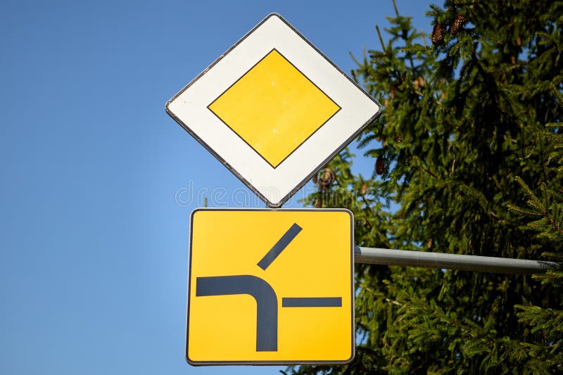 Upcoming Intersection Rules Stock Photos - Free & Royalty-Free Stock ...