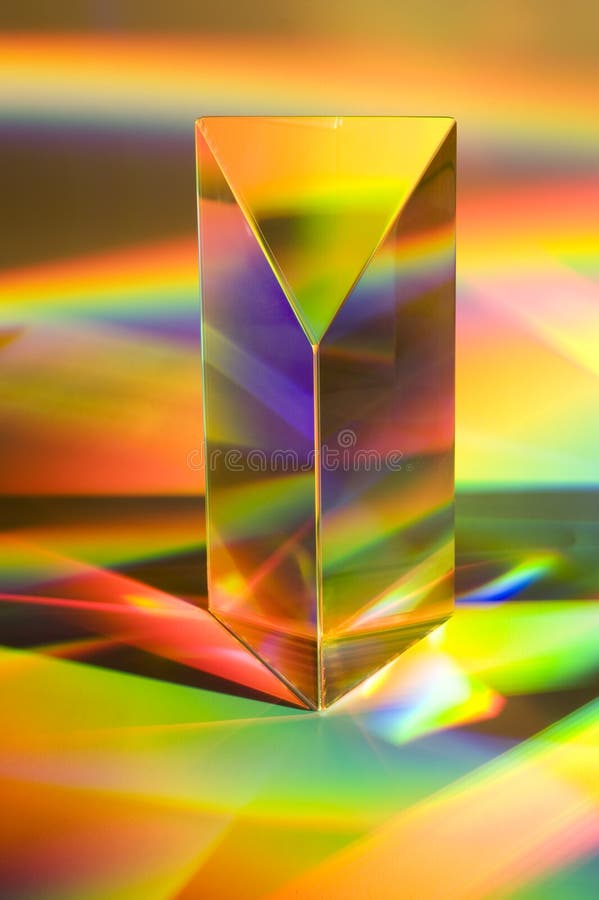 Prisma mit Regenbogen stock abbildung. Illustration von auszug - 11276024