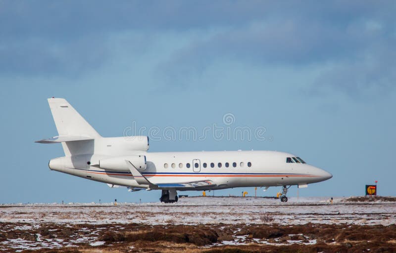 Private Jet Side View Tarmac Stock Photos - Free & Royalty-Free Stock ...