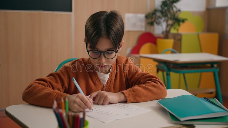 Private School Course Concentrated Talking Boy Primary Elementary Learn ...