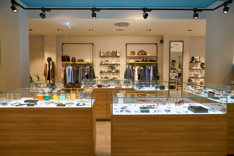 Pro-Idee editorial image. Image of outlet, horizontal - 141423825