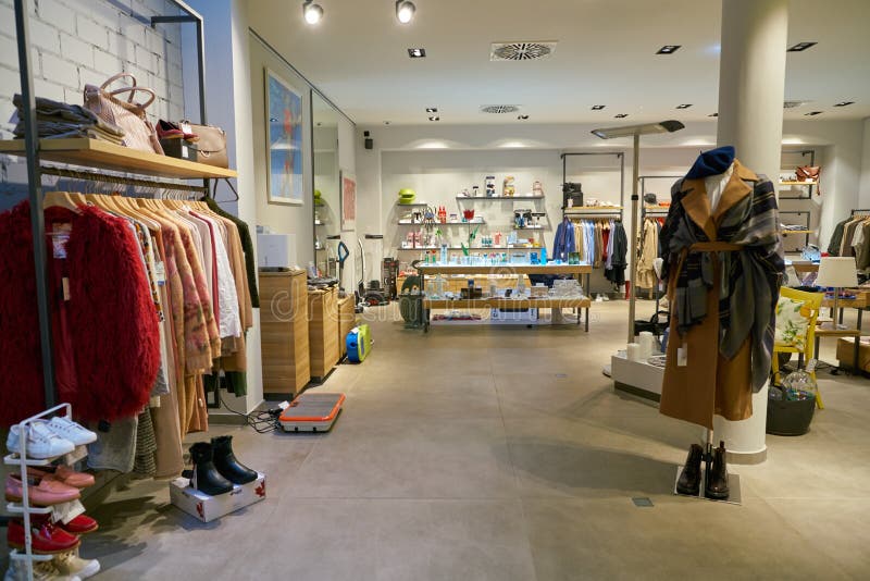 Pro-Idee editorial photography. Image of apparel, commercial - 141423822