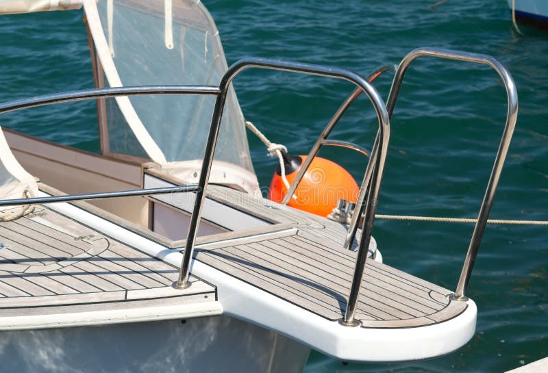 Proa do barco imagem de stock. Imagem de calma, porto - 108536875