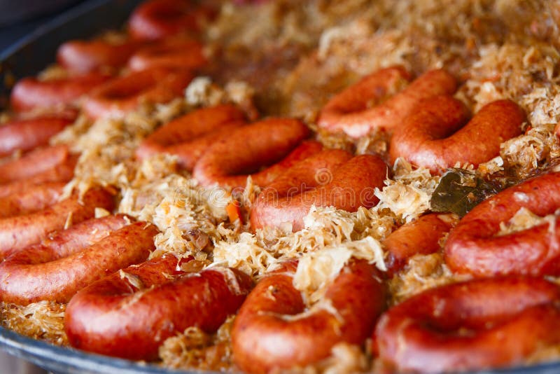 Proceso De Cocinar La Comida Tradicional Europea Foto de archivo ...