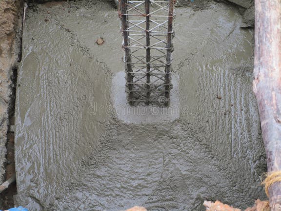 Proceso De Construcción De Base Inclinada Imagen de archivo - Imagen de ...