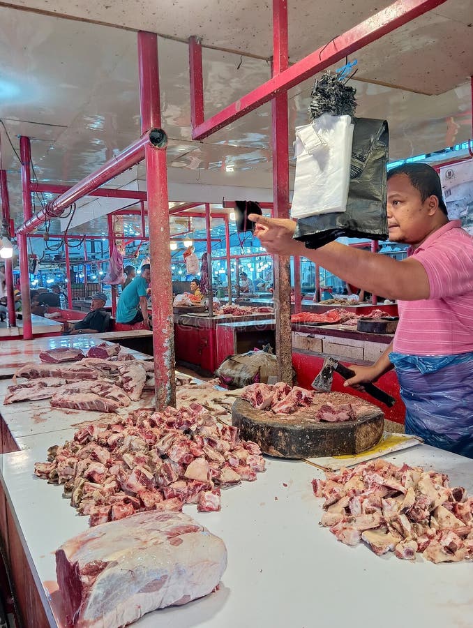 The Process of Cutting Beef at the Raya Market Editorial Stock Photo ...