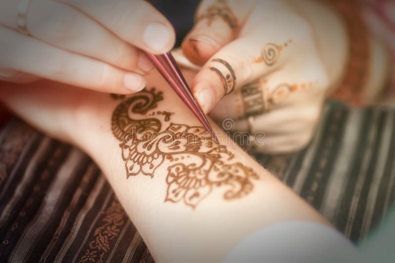 Process of Drawing, Mehendi on Hand Stock Image - Image of artist ...