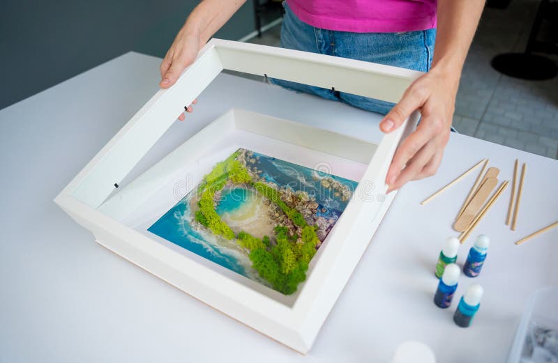 The Process of Making the Art Decor of Epoxy Resin, Natural Stones and ...