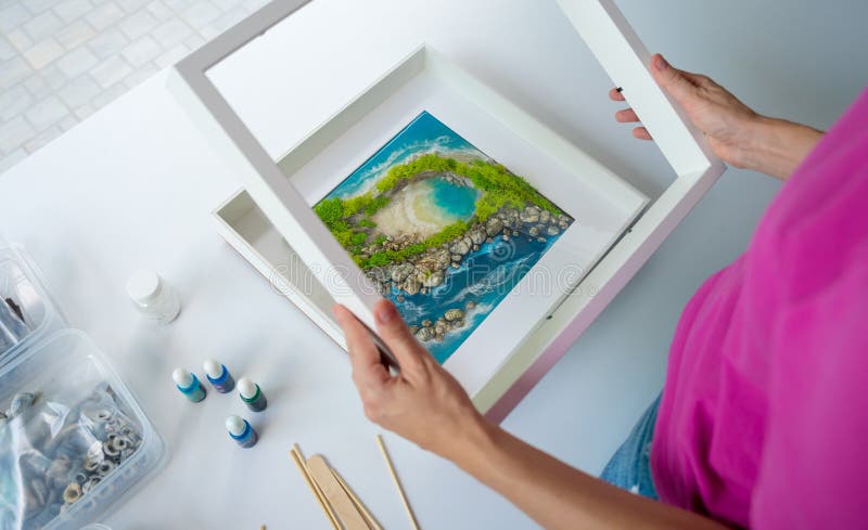 The Process of Making the Art Decor of Epoxy Resin, Natural Stones and ...