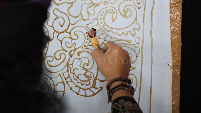Process of Technique Traditional Batik Dyeing in the Boiling Water ...