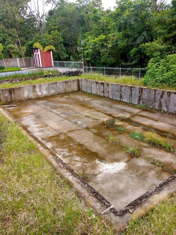 The Process of Making an Unfinished Swimming Pool Stock Photo - Image ...