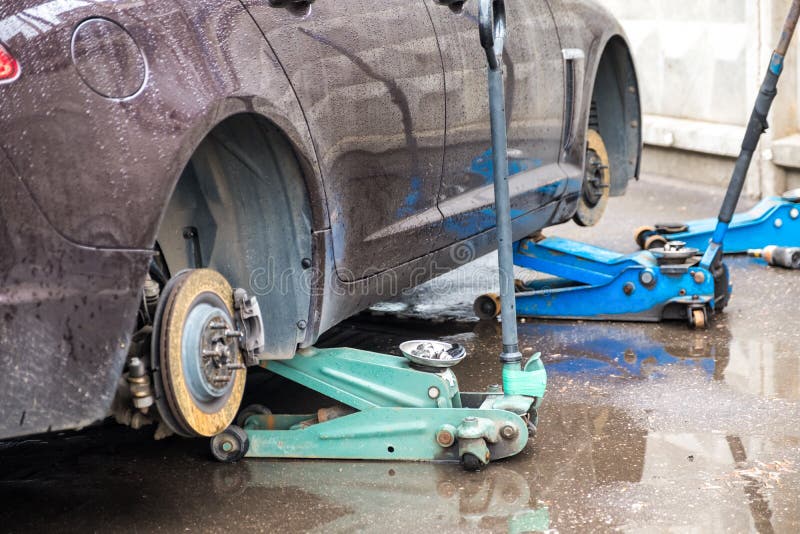 Leveling Jacks Stock Photos - Free & Royalty-Free Stock Photos from ...