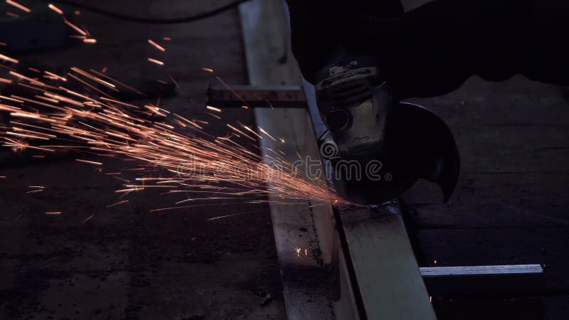 Grind Weld Machine for Cut Steel, Sparks Iron Details, Factory of Heavy ...