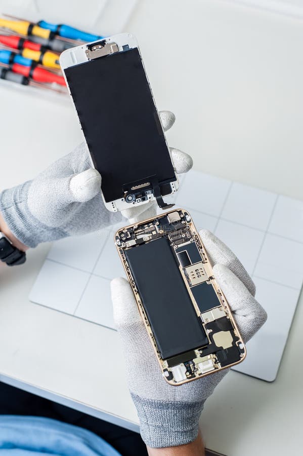 Processo De Reparo Do Telefone Celular Imagem de Stock - Imagem de ...