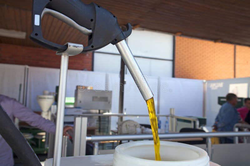 Produção do biodiesel imagem de stock. Imagem de biografia - 32346883