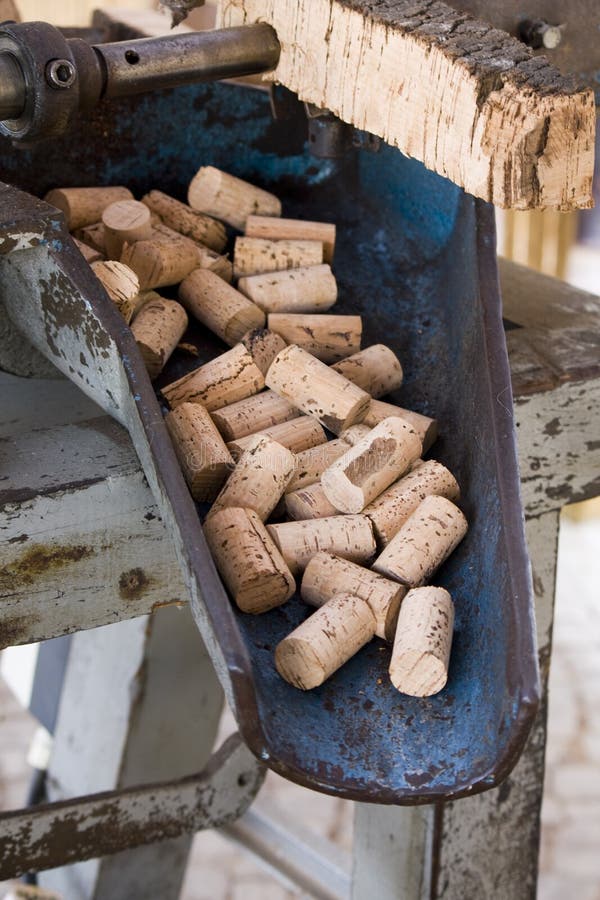 Producción del corcho foto de archivo. Imagen de engranaje - 12286972