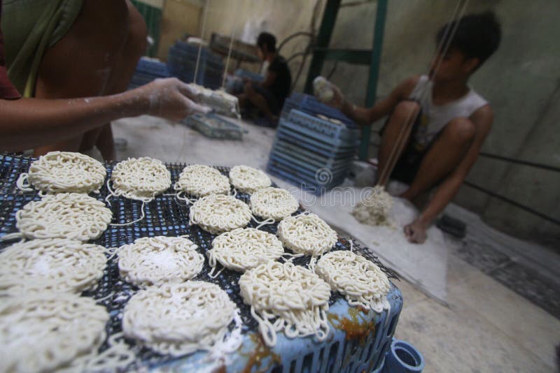 Production of crackers editorial photography. Image of distinctive ...