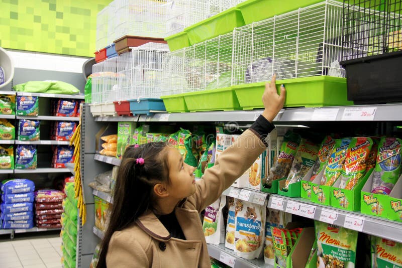 Magasin De Produit D'animal Familier Image éditorial - Image du ...
