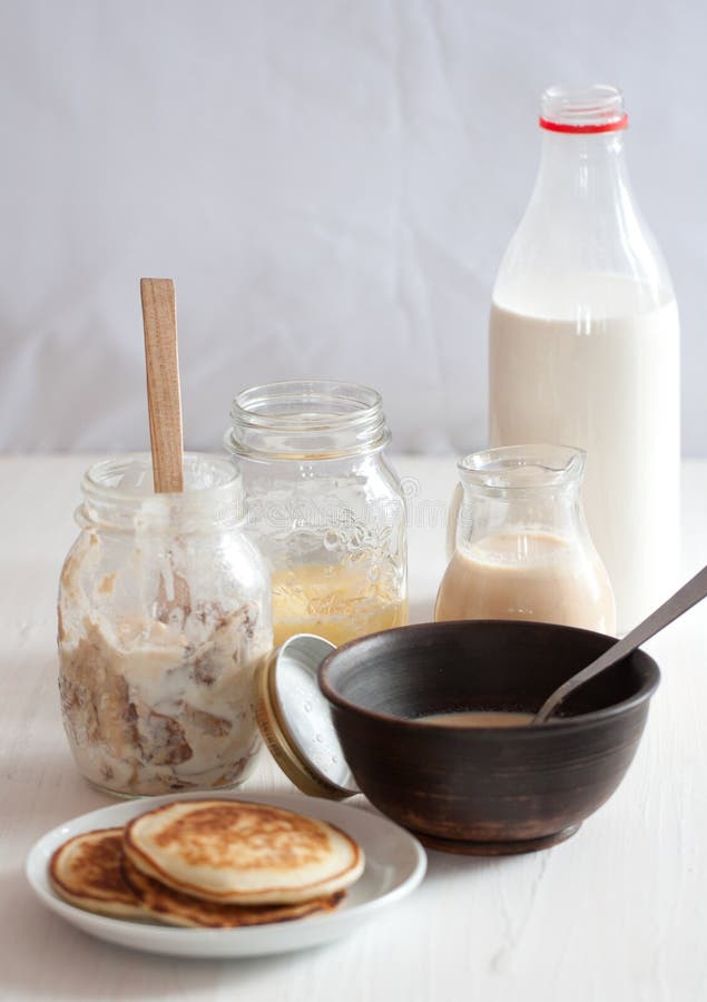 Produits laitiers image stock. Image du santé, boisson - 18335849